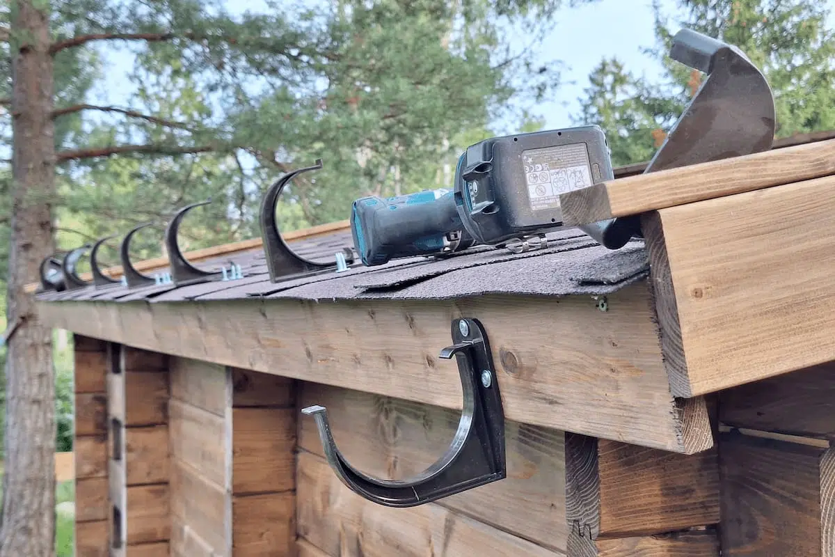 How to Fit Guttering to a Shed: Step-by-Step Guide | Summerhouse24