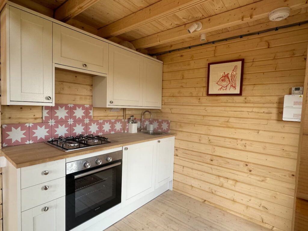 Log Cabin Garden Room Airbnb: Inside a Hampshire Five-Star Stay ...
